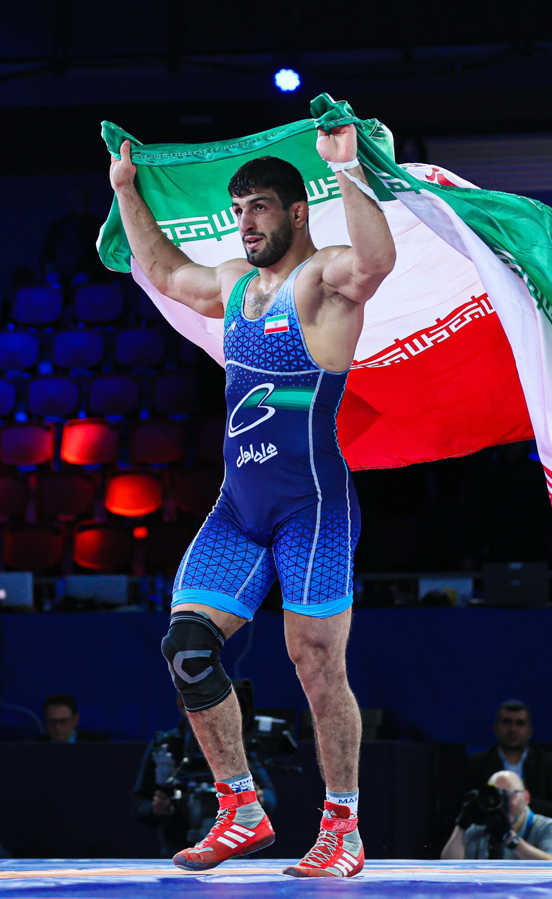 دانلود رایگان تصاویر پس زمینه کامران قاسم پور با کیفیت HD و 4K